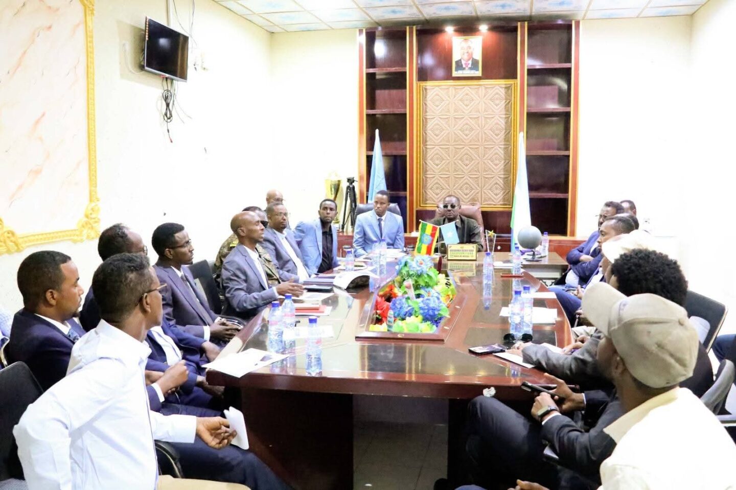 Nugaal Governor of Puntland Meets Dollo Zone Delegation in Garowe on ...